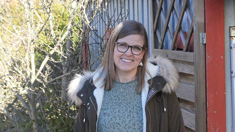 Emma-Lena tog emot gåvan